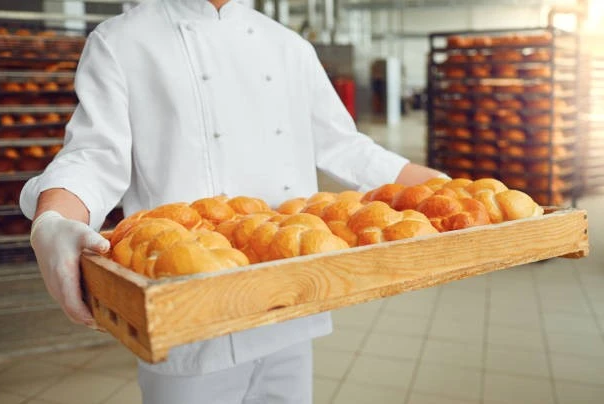 Roti Dibiarkan Terbuka di Tangga MTR, Netizen Ngamuk - Berita Indonesia