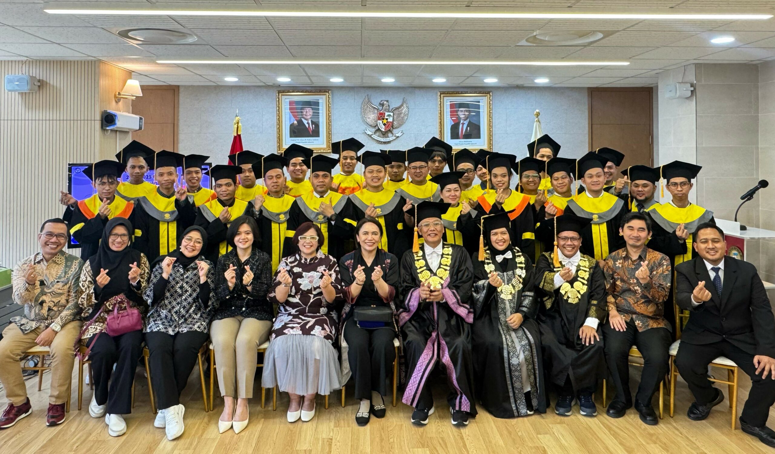 Toga Di Negeri Orang, Investasi Jangka Panjang PMI Korea Selatan ...