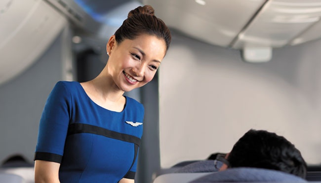 Misteri Pramugari Kerap Melirik Sepatu Penumpang Pesawat - Berita Indonesia