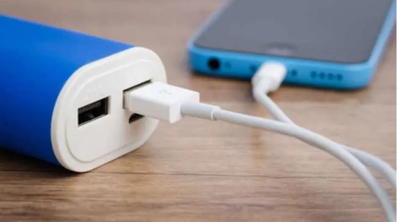 Power Bank Berasap Saat Naik MTR Jalur Tuen Ma - Berita Indonesia