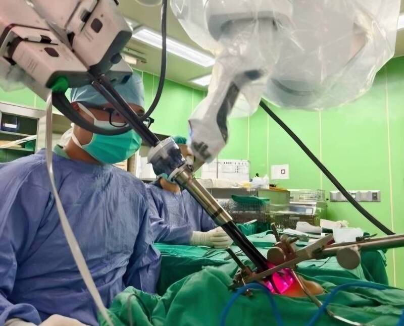 Rumah Sakit Linkou Chang Gung Gunakan Tangan Robot Saat Merawat ...